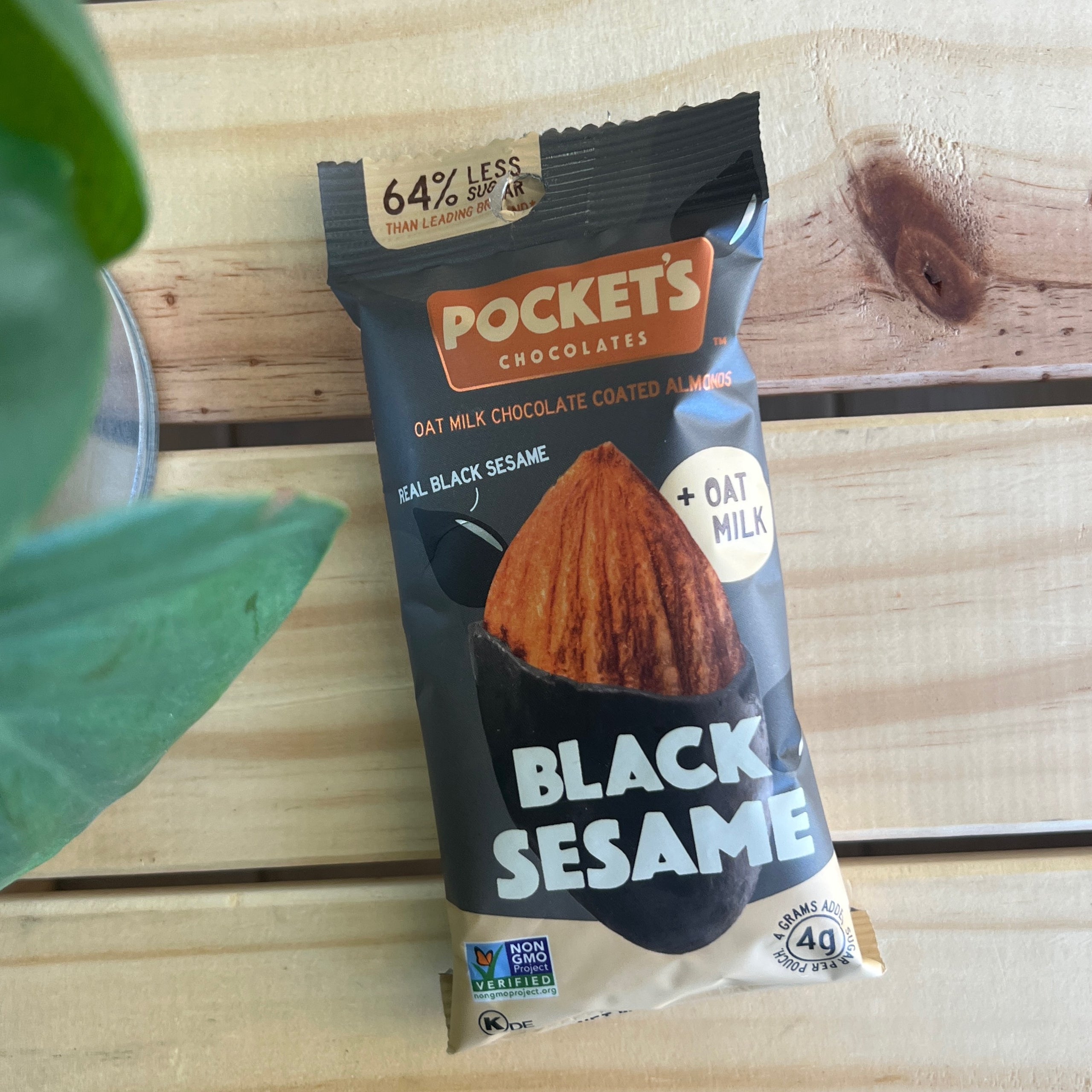 Pocket Chocolate - Black Sesame Almonds | Shea cheese